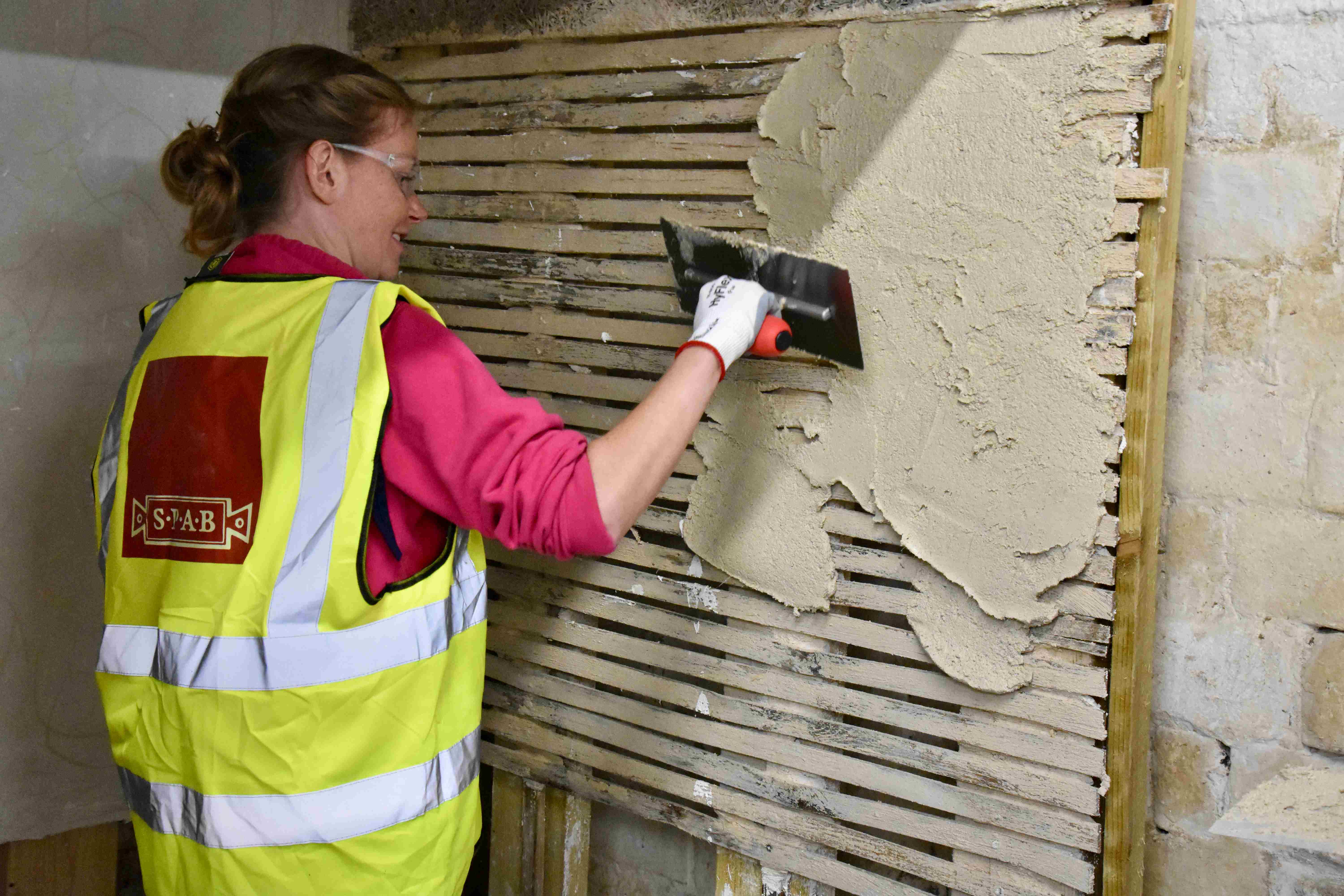 An Introduction to Plain Lime Plastering | spab.org.uk